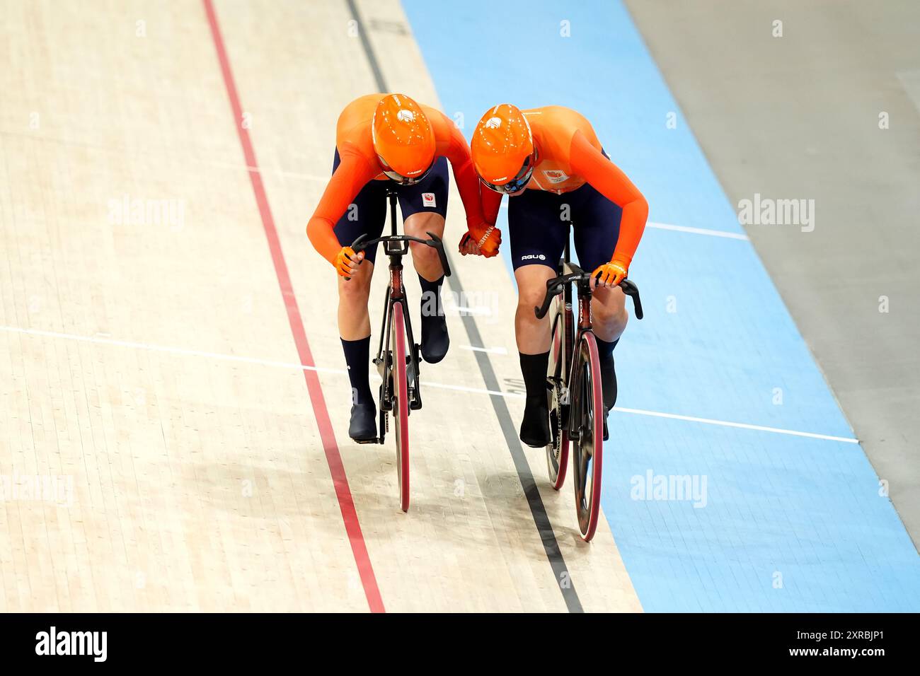 Maike van der Duin und Lisa van Belle im Madison-Finale der Frauen im ...
