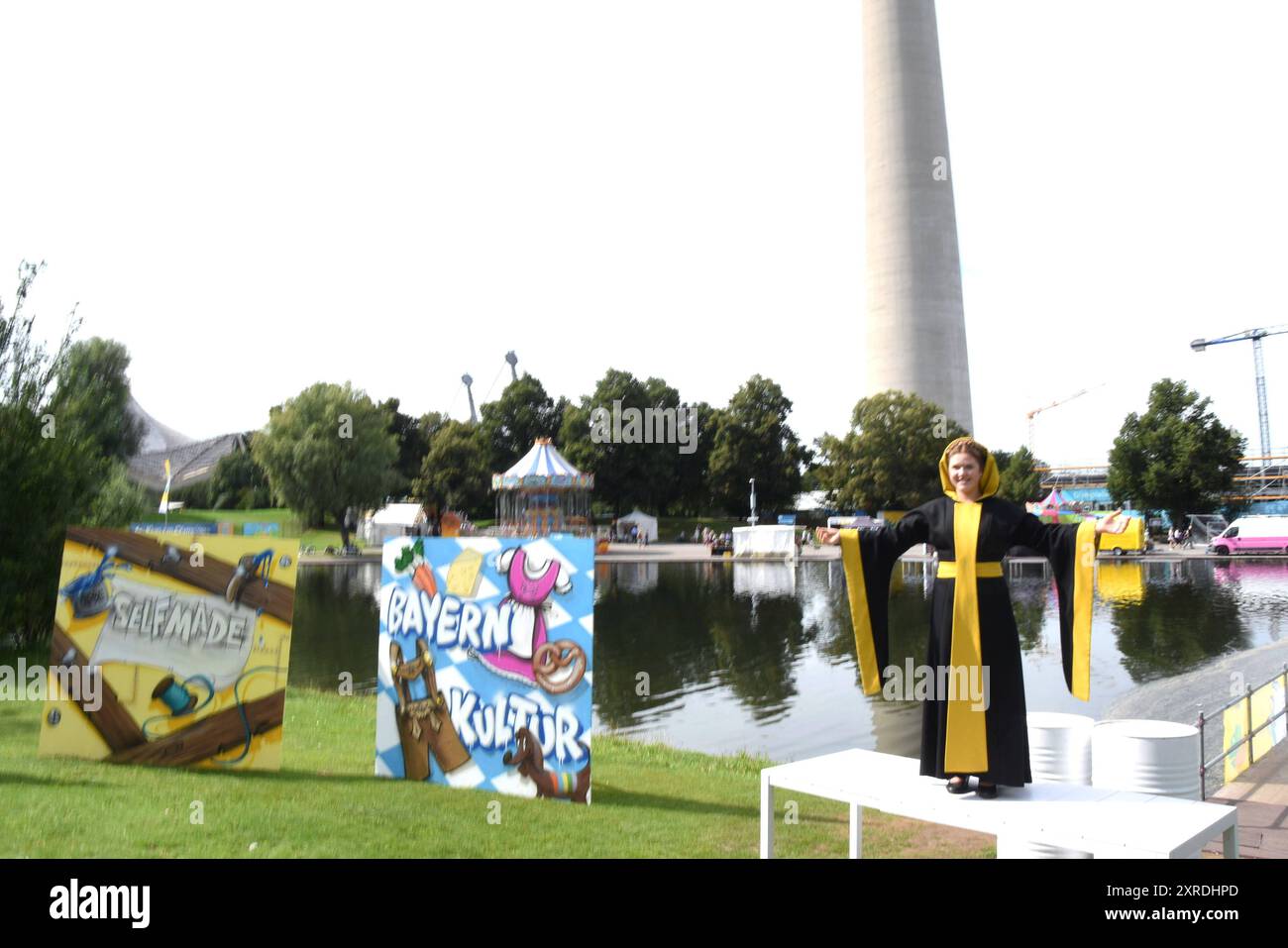Franziska Inselkammer Münchner Kindl -Symbol Plakate München 09.08 ...