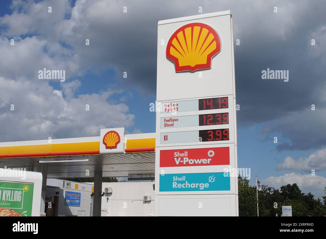 Kopenhagen/ Denmark/10 AuGuest 2024/Shell Tankstelle in kastrup ...
