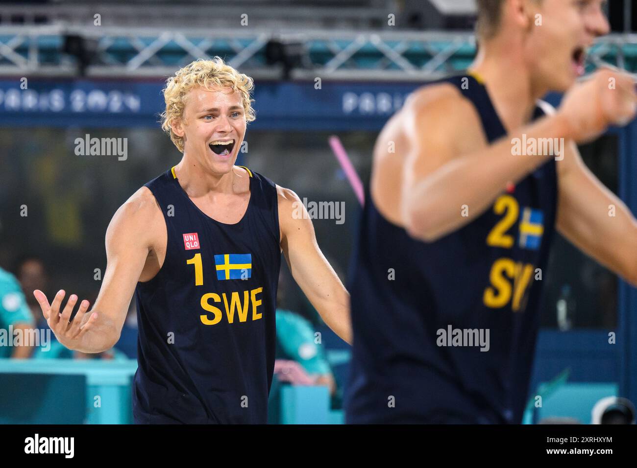 David Åhman aus Schweden. , . Feiert nach dem Beachvolleyball-Finale ...