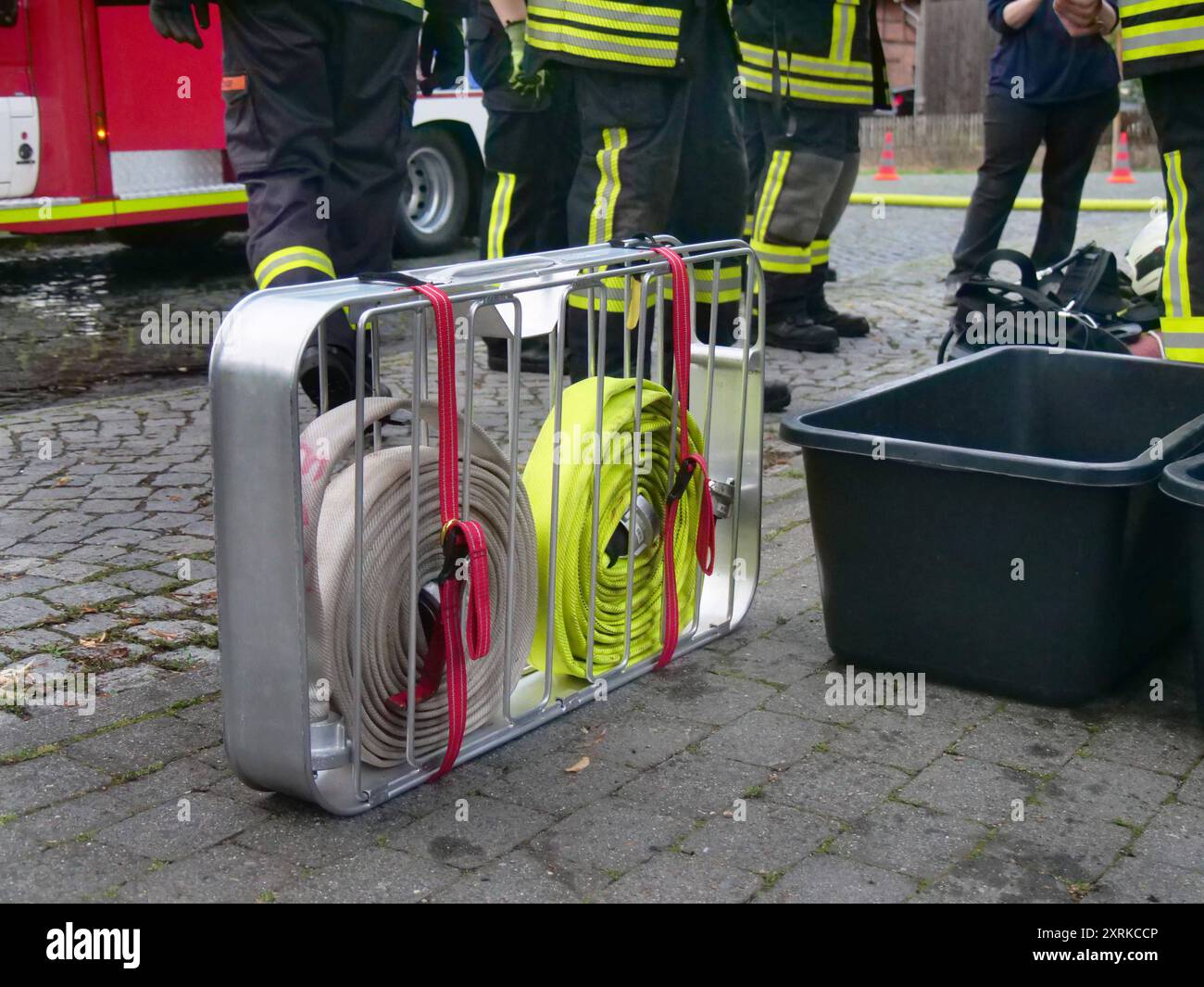 Feuerwehr-Blaulicht Feuerwehr in verschiedenen Bildern und Aktionen in ...
