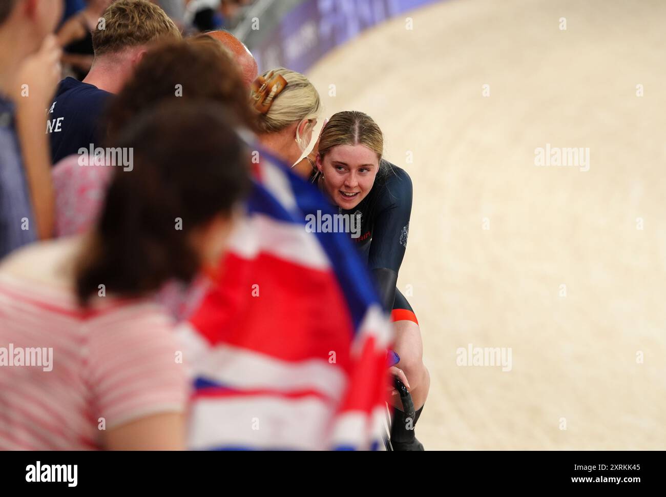 Die britische Emma Finucane feiert am 16. Tag der Olympischen Spiele ...