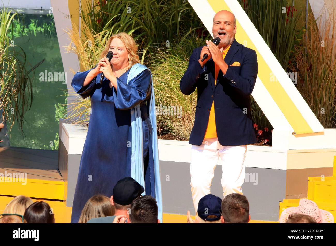 Kathy Kelly und Jay Alexander in der ARD-TV-Show immer wieder Sonntags ...