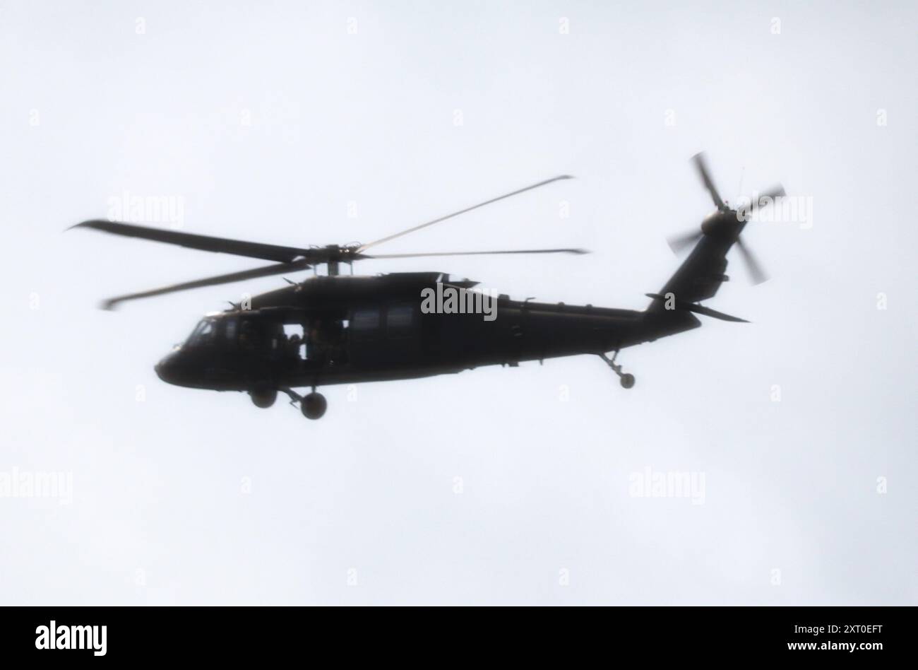 Eine Besatzung des 2nd Battalion der Minnesota National Guard, 147th ...