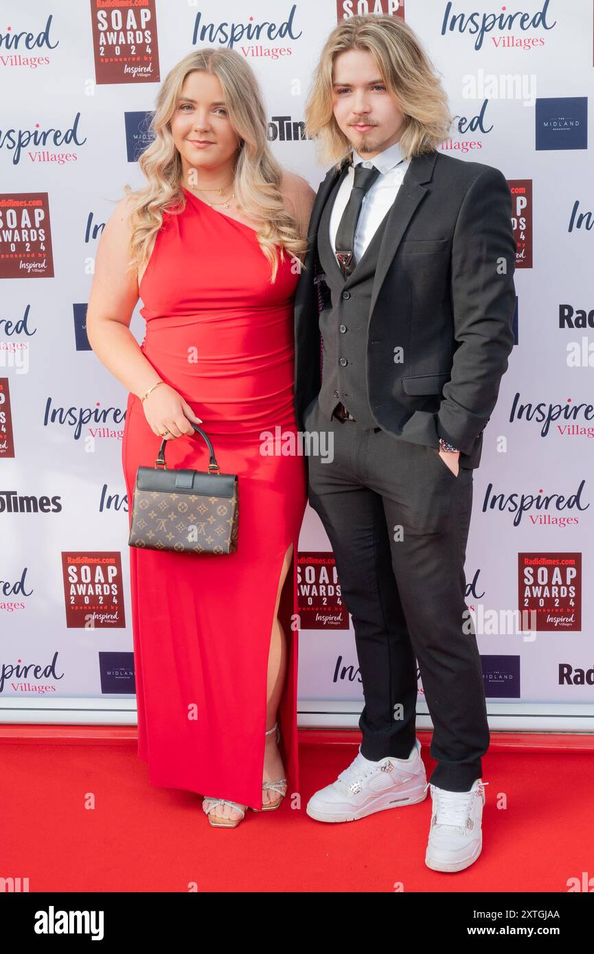 Stars aus Eastenders, Hollyoaks, Coronation Street und Emmerdale kommen ...