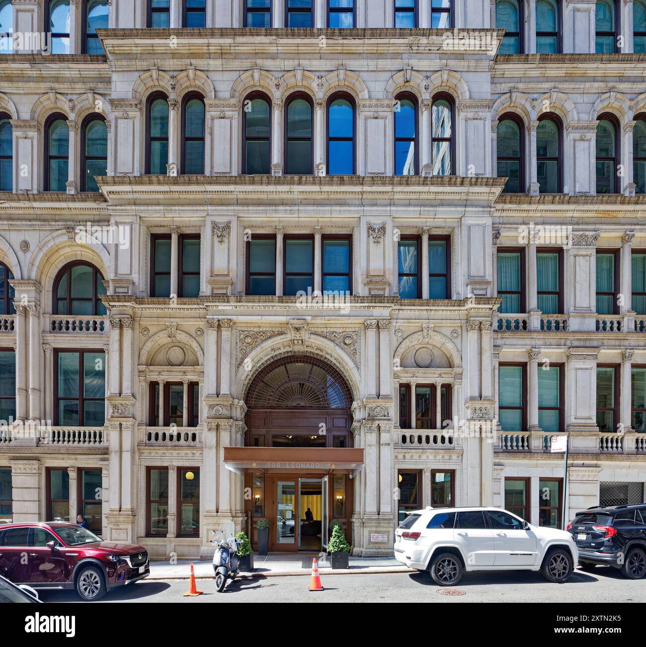 Das New York Life Insurance Building, auch bekannt als Clock Tower ...