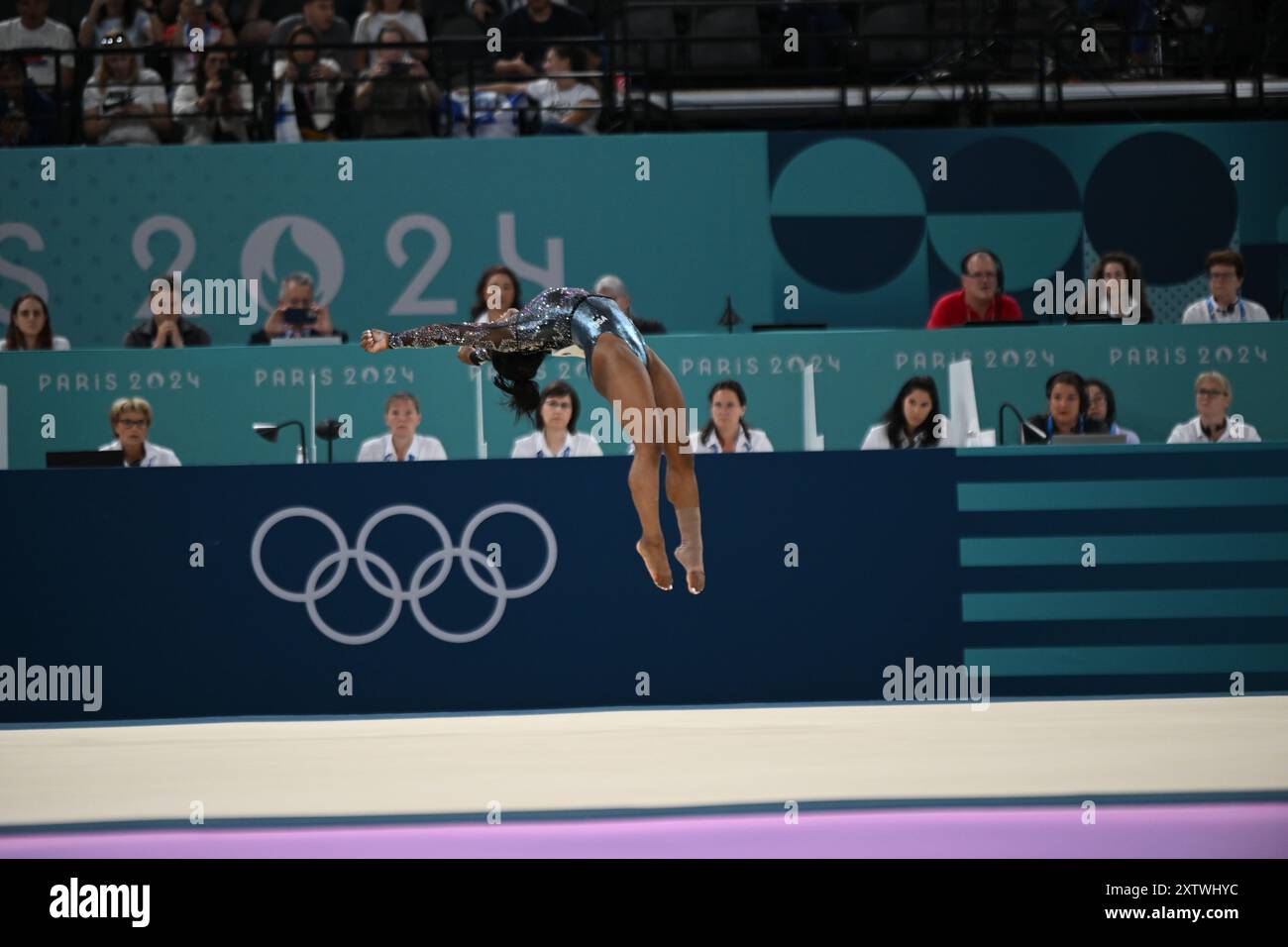 Simone biles paris 2024 -Fotos und -Bildmaterial in hoher Auflösung – Alamy