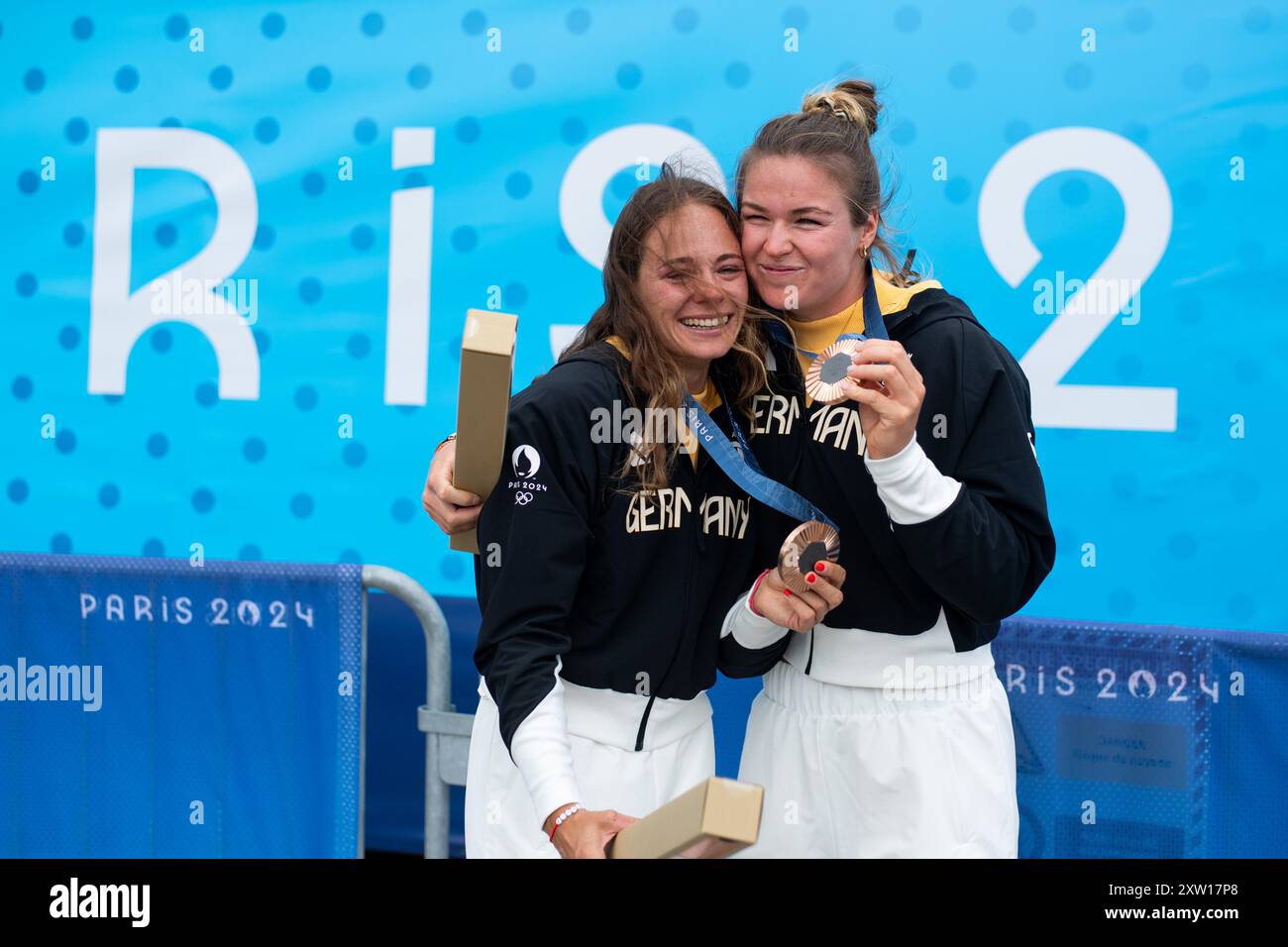 PASZEK Paulina, SEEHECHT Jule Marie (Deutschland) jubeln über Platz 3 ...