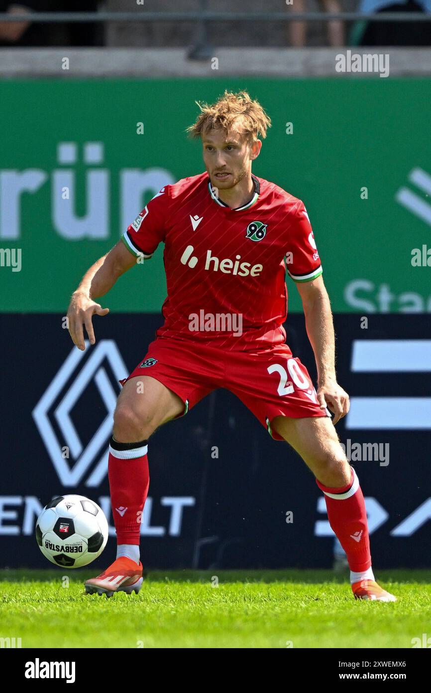 2. Bundesliga - SC Preußen Münster - Hannover 96 am 11.08.2024 im Preußenstadion in Münster ...