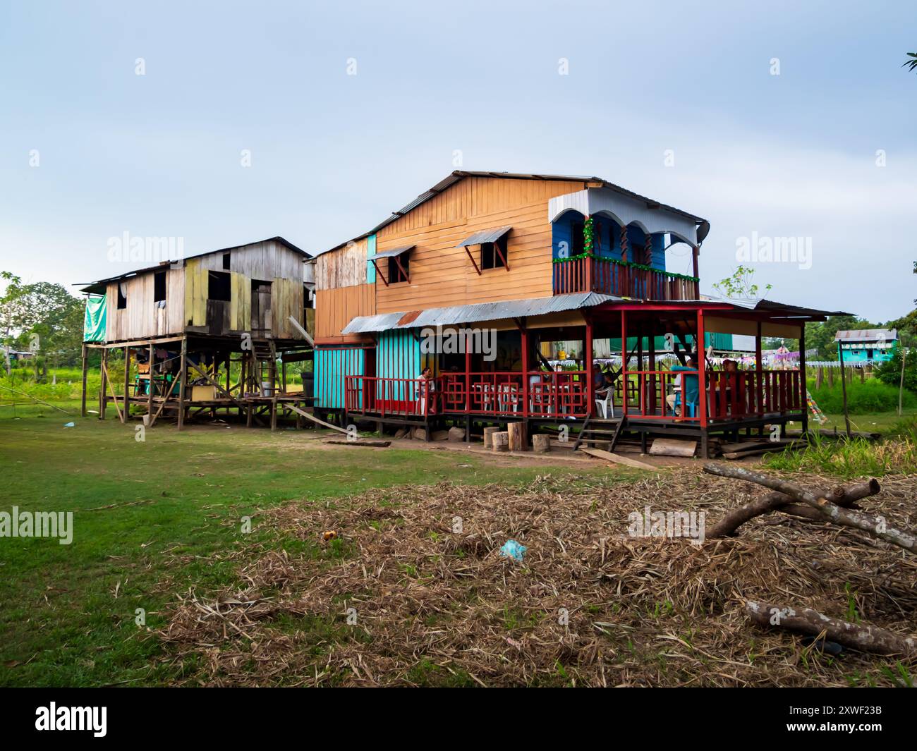 Isla de La Fantasia, Leticia, Kolumbien – 8. Dezember 2022: Typische ...