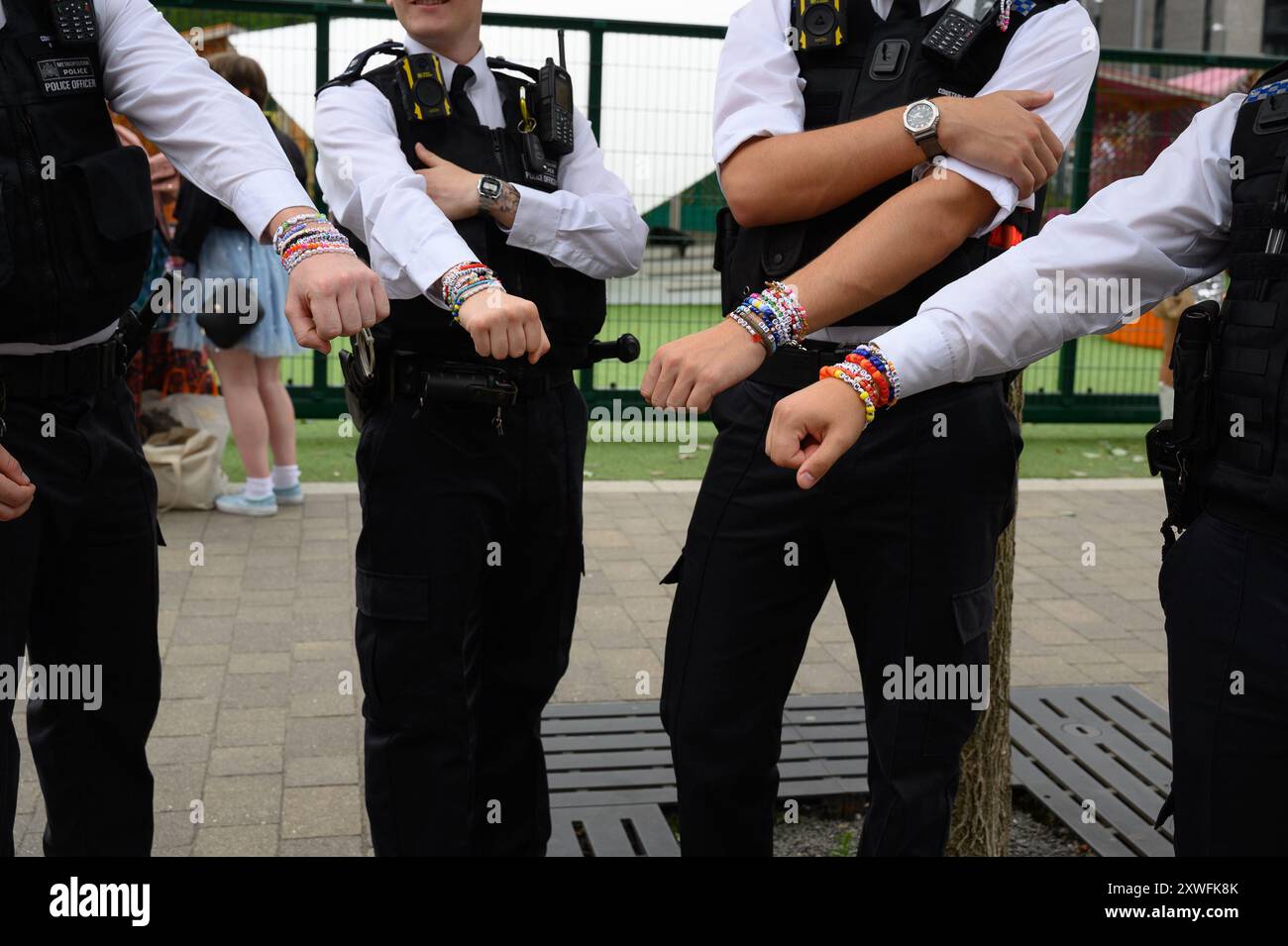 London, Großbritannien. August 2024. Swifties versammeln sich in ...