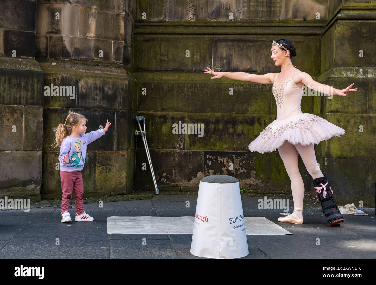 Royal Mile, Edinburgh, Schottland, Großbritannien, 20. August 2024 ...