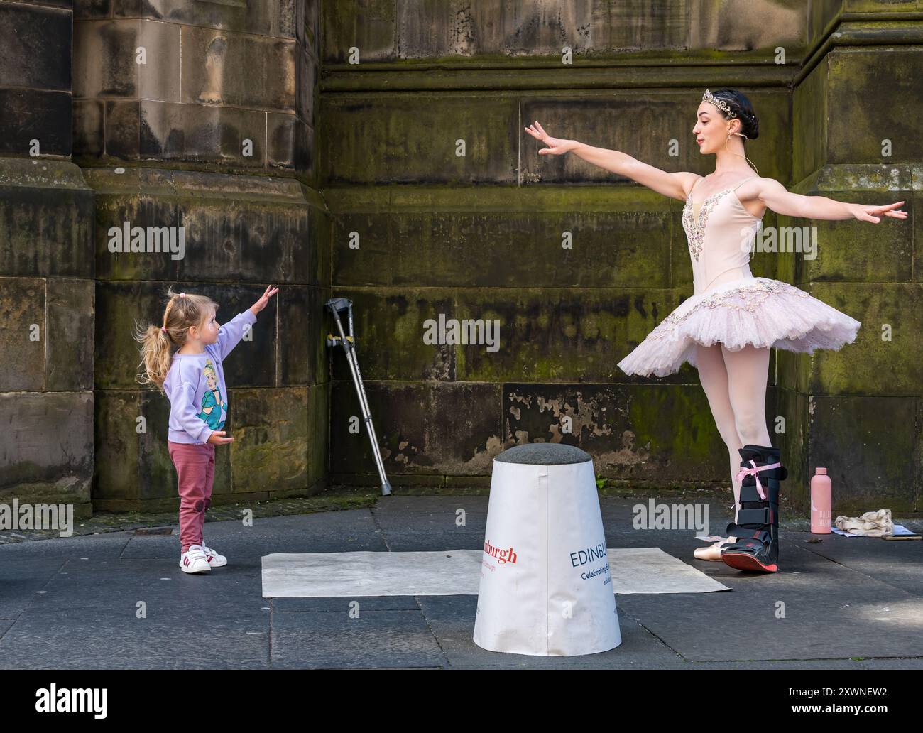 Royal Mile, Edinburgh, Schottland, Großbritannien, 20. August 2024 ...