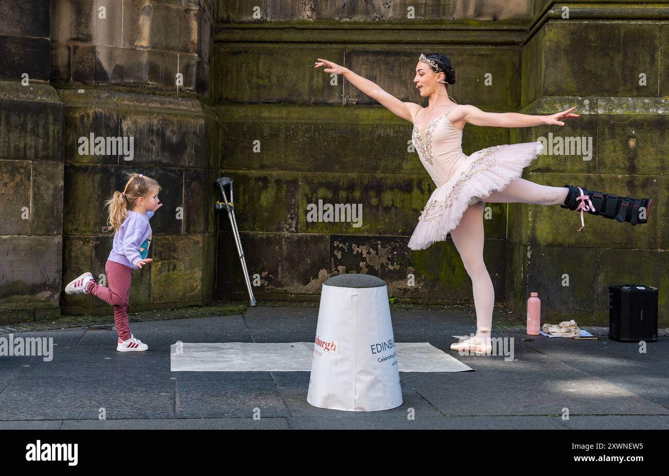 Royal Mile, Edinburgh, Schottland, Großbritannien, 20. August 2024 ...