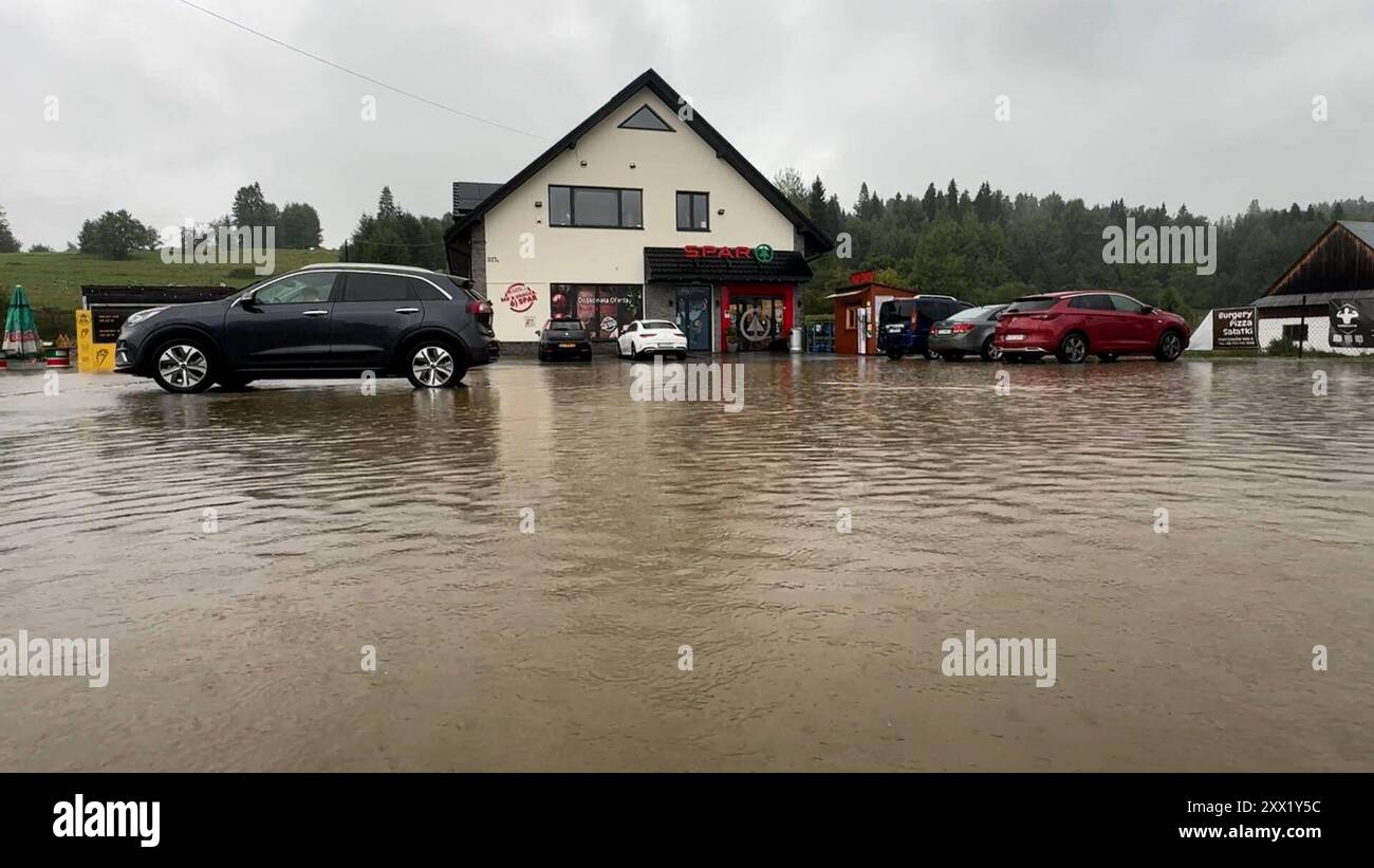 Starke Gewitter und Unwetter ziehen am Dienstag über die hohe Tatra hinweg. Besonders heftig ...
