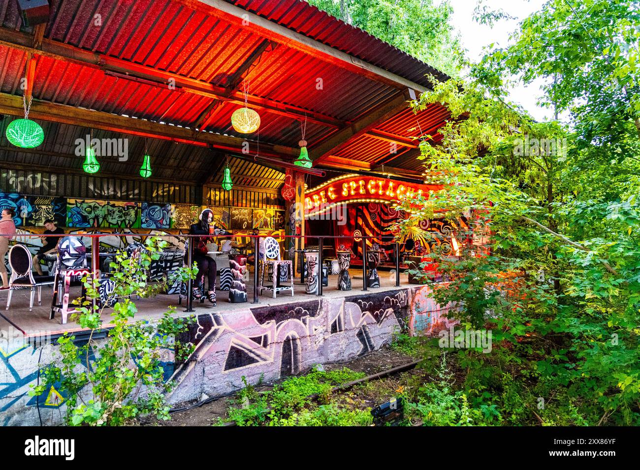 Drugi Peron Cocktailbar und Live-Musik-Veranstaltungsort auf dem Nocny ...