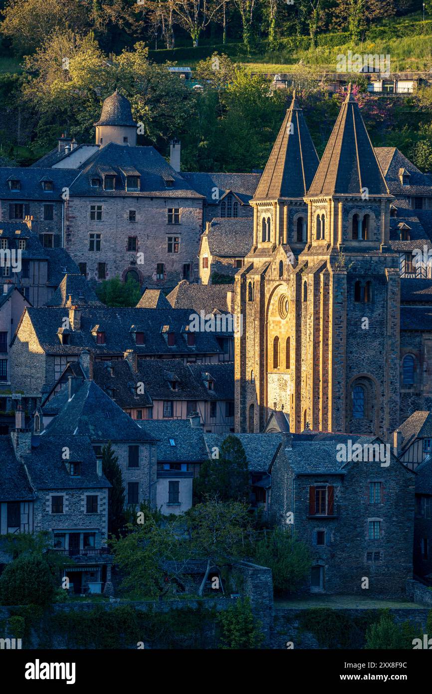 Frankreich, Aveyron, Conques, beschriftet mit Les Plus Beaux Villages ...