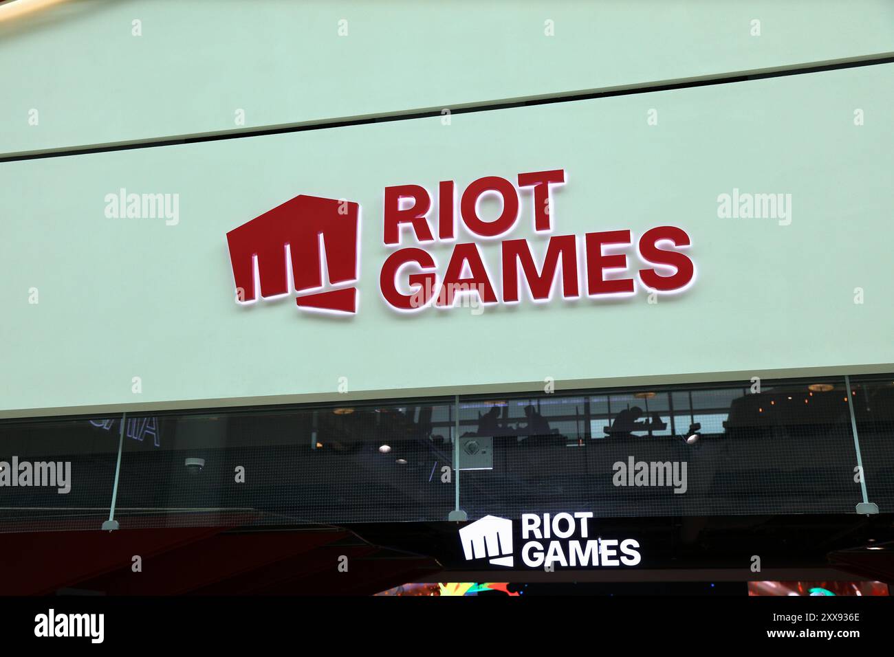 Riot games -Fotos und -Bildmaterial in hoher Auflösung – Alamy