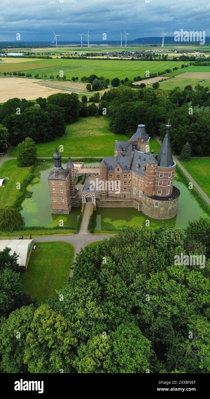 Drohnenfoto schloss merode deutschland -Fotos und -Bildmaterial in ...