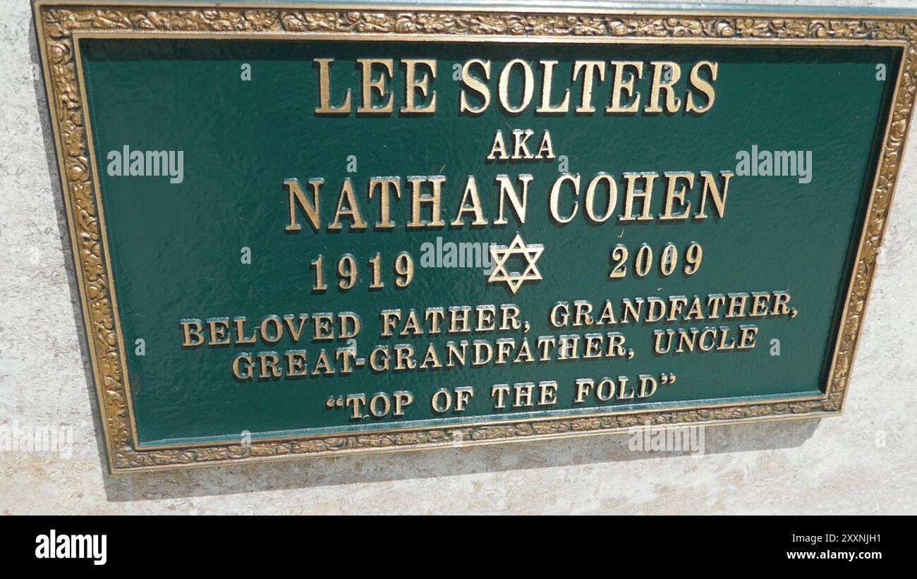23. August 2024 der Publizist Lee Solters Grave, auch bekannt als Nathan Cohen vor dem Gericht ...