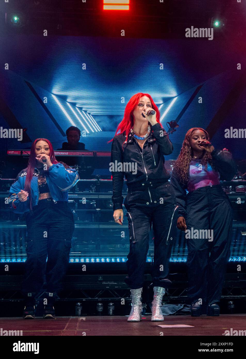 Die sugababes betreten die bühne beim manchester pride 2024 -Fotos und ...