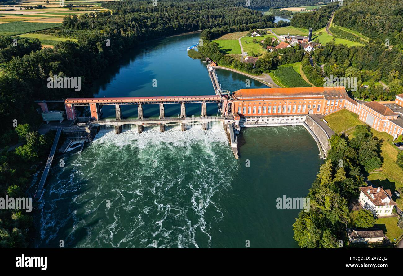 Glattfelden, Schweiz, 20. Juli 2024: Vogelperspektive des Kraftwerks Eglisau-Glattfelden. Diese ...