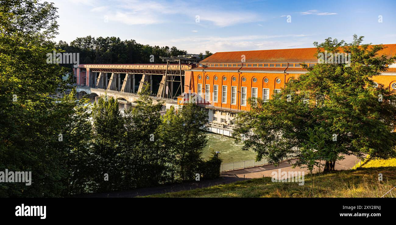 Glattfelden, Schweiz, 20. Juli 2024: Sicht auf das Kraftwerk Eglisau ...