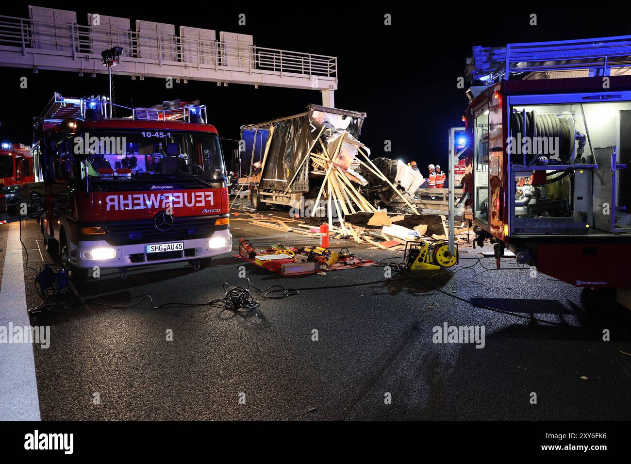 A2 zwischen Rehren und Lauenau: Zwei Menschen bei LKW-Unfall tödlich ...