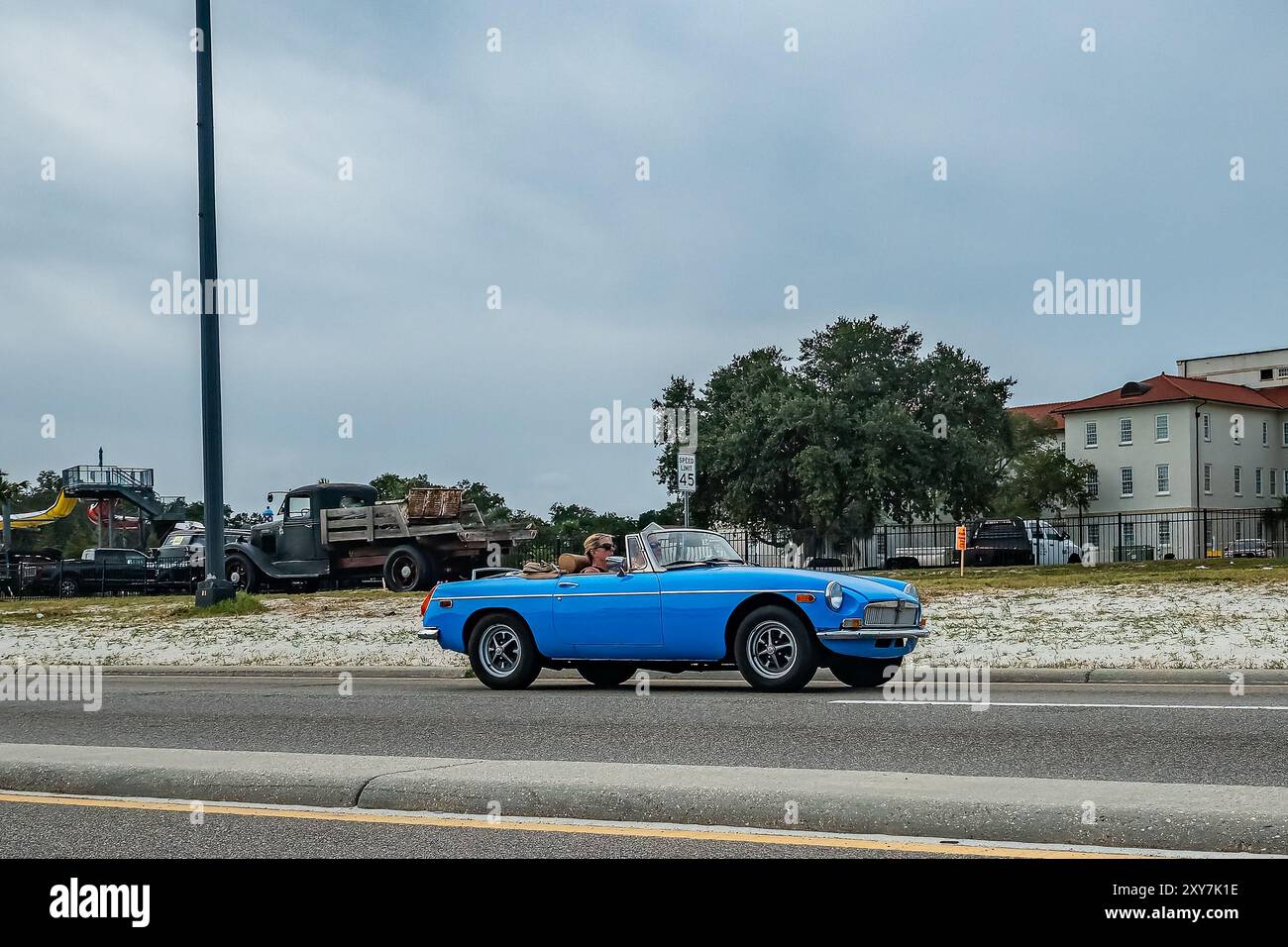 1973 mgb roadster -Fotos und -Bildmaterial in hoher Auflösung – Alamy