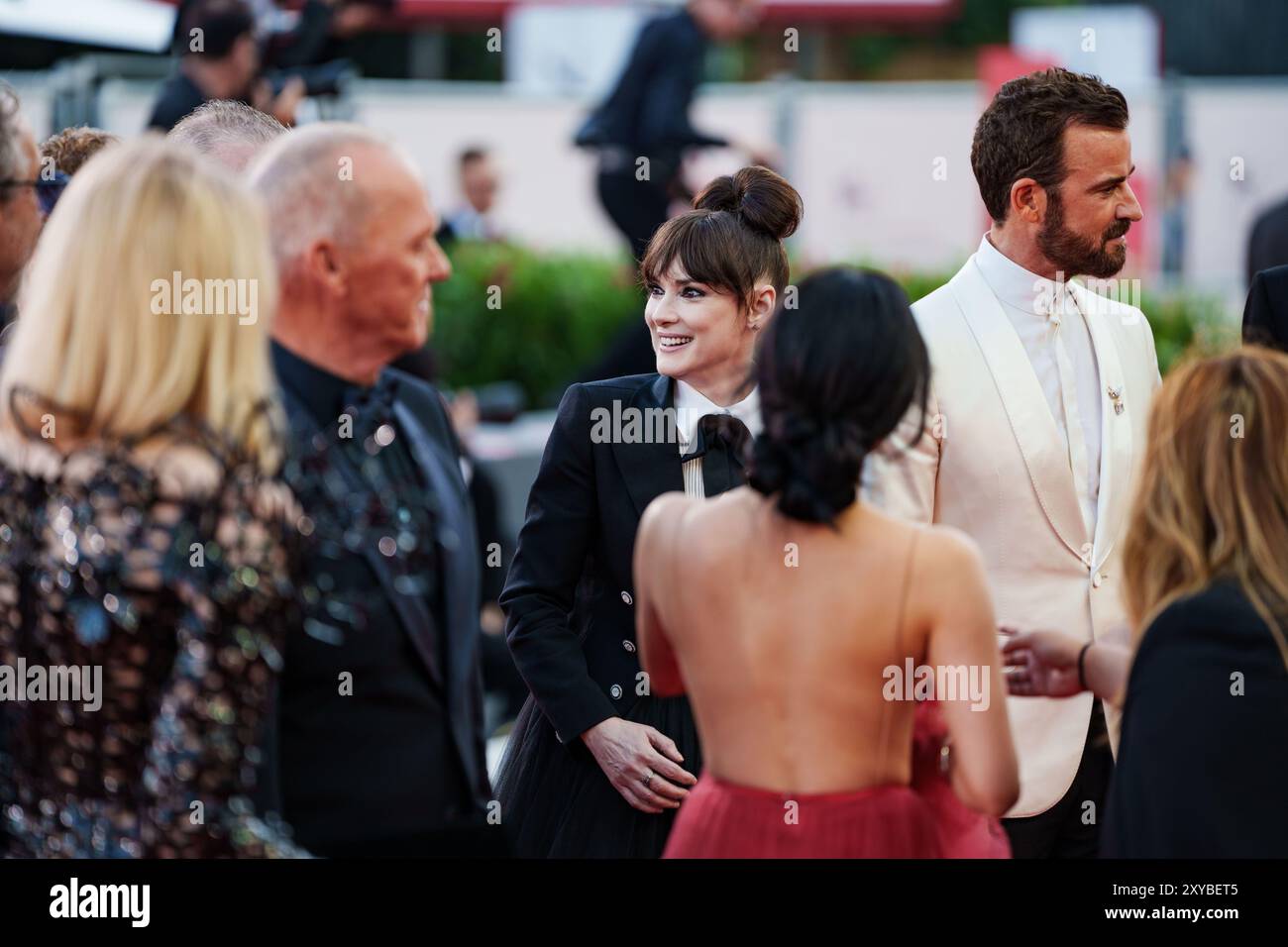 VENEDIG, ITALIEN - 28. AUGUST 2024 - Eröffnungsroter Teppich - Winona Ryder, Catherin O'Hara ...