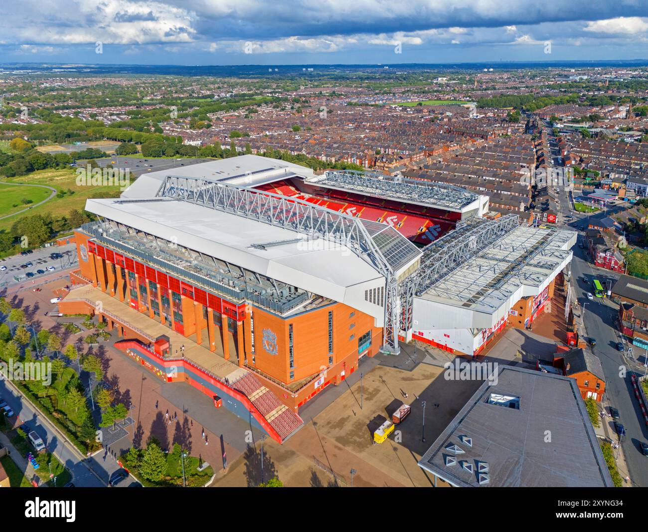 Football stadium aerial liverpool -Fotos und -Bildmaterial in hoher ...