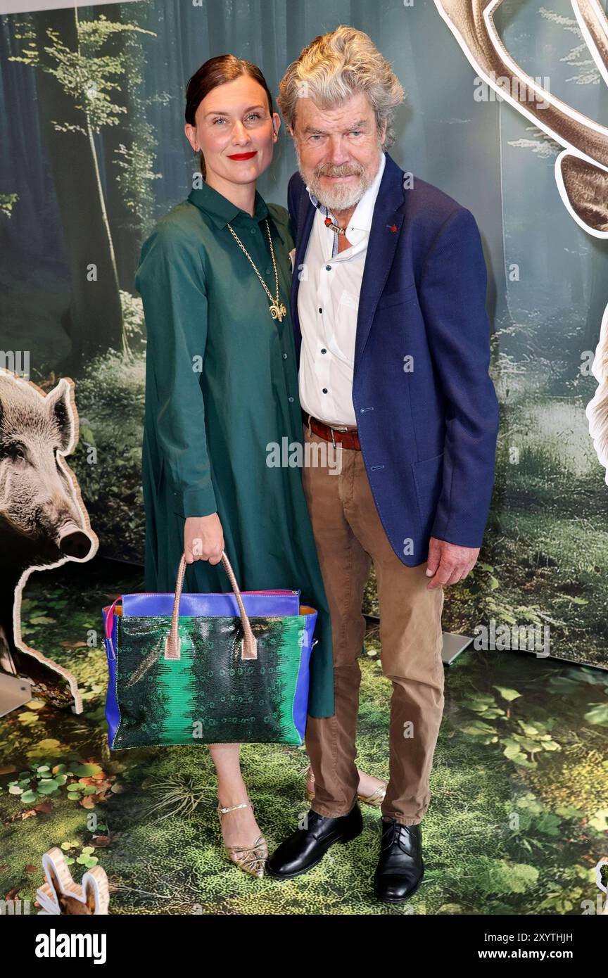 Reinhold Messner mit Ehefrau Diane Messner bei der Eröffnung der ...