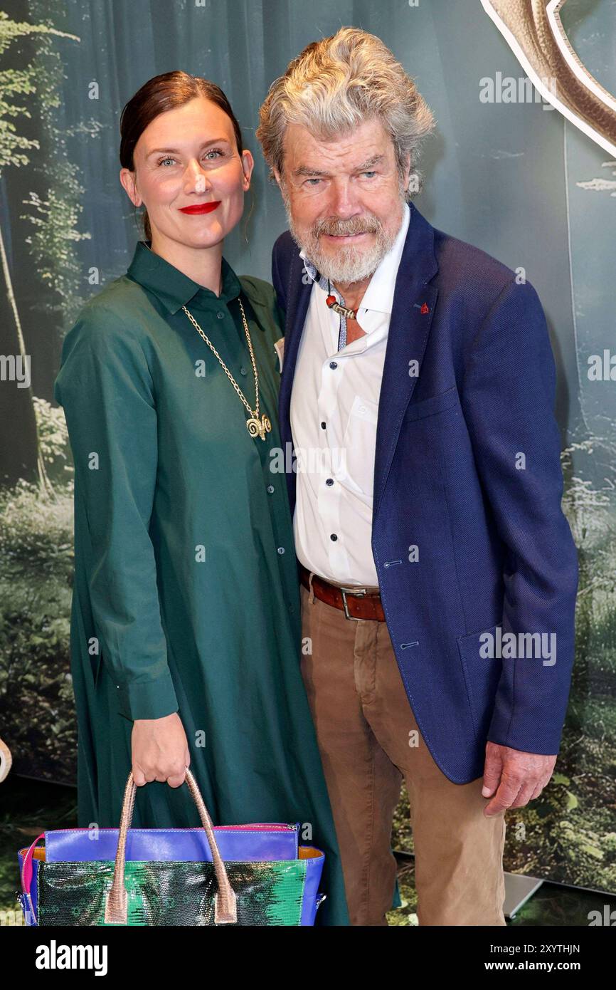 Reinhold Messner mit Ehefrau Diane Messner bei der Eröffnung der ...