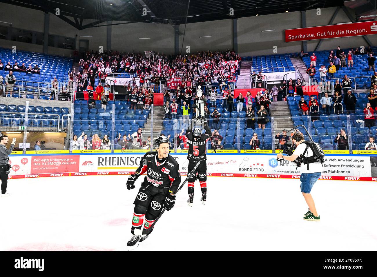Jubel, Freude bei Robin van Calster (Koelner Haie, #05), GER, Iserlohn ...