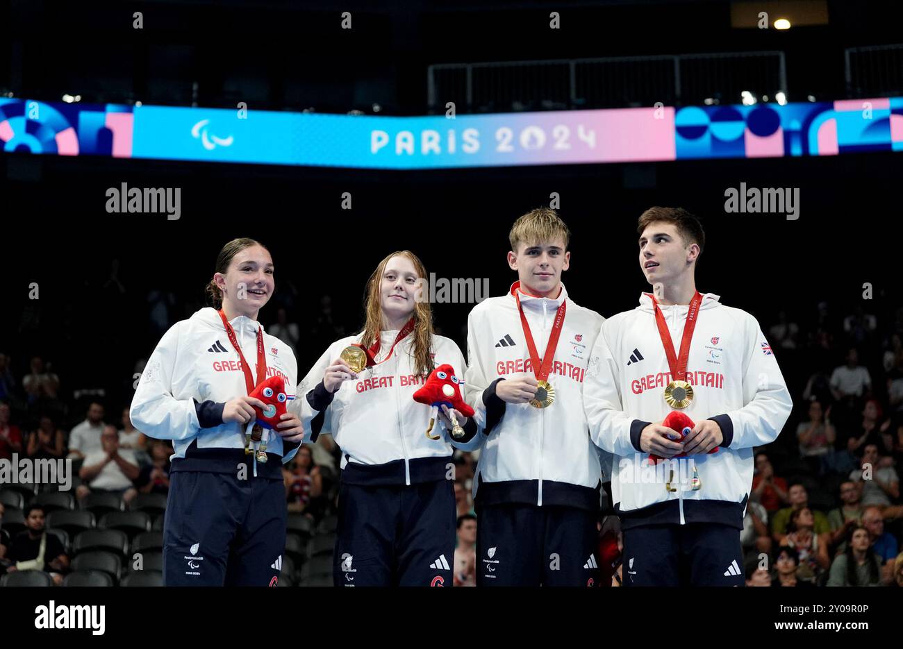 Die Briten Willaim Ellard, Rhys Darbey, Poppy Maskill und Olivia Newman ...