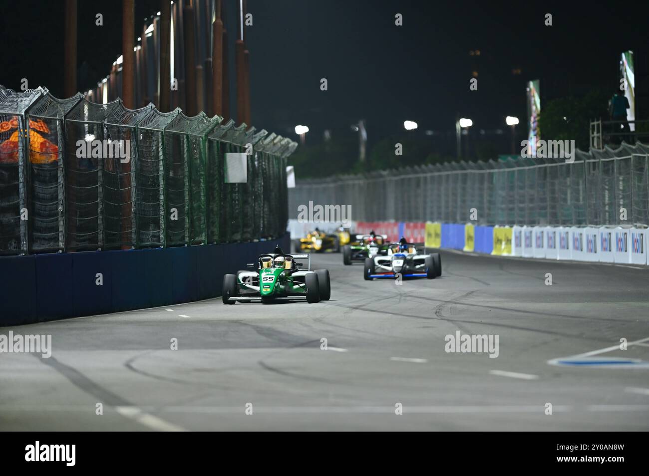 Chennai, INDIEN. September 2024. Die F4-Rennwagen sind in Rennen 2 der ...