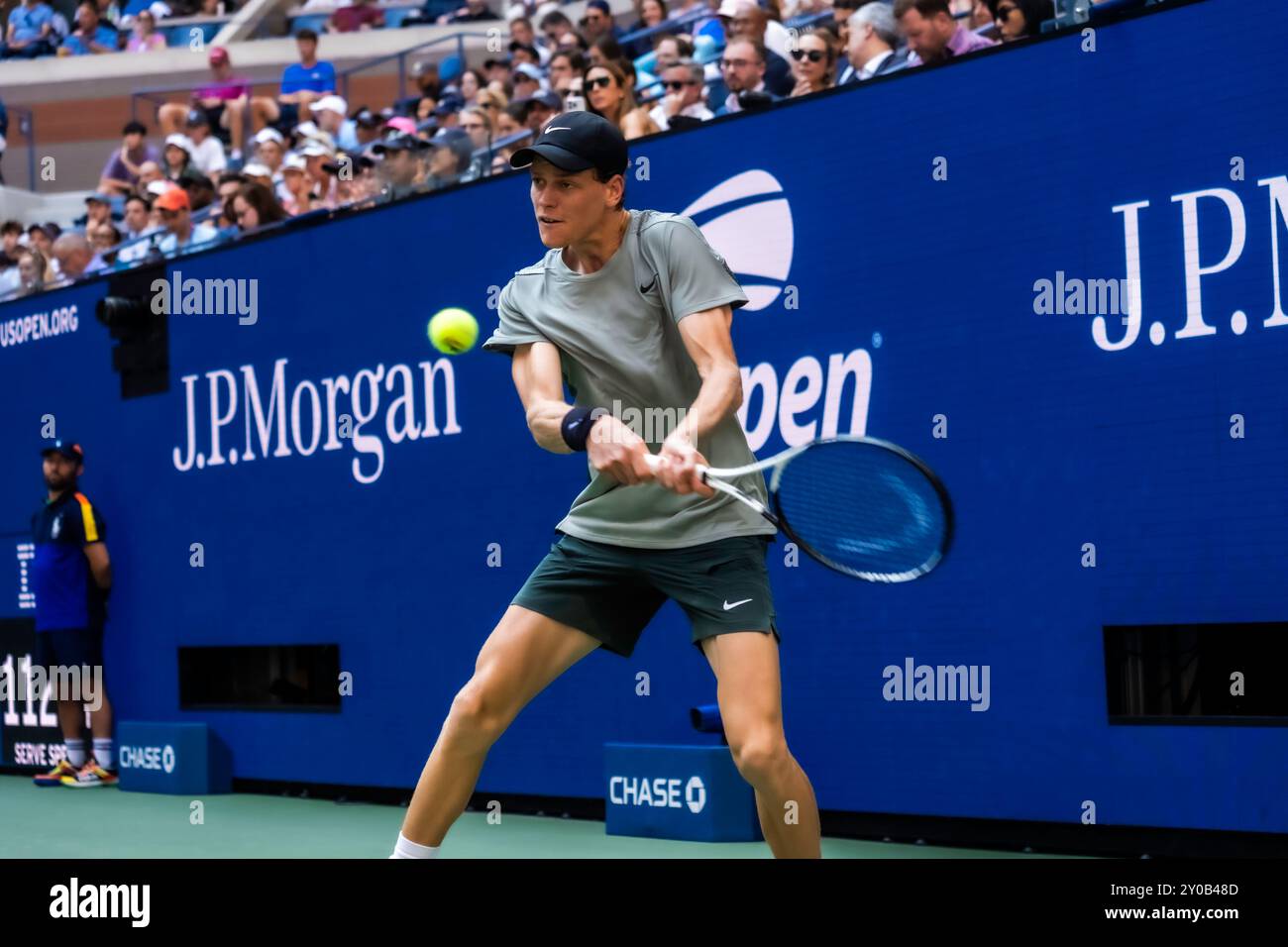 Jannik Sinner (ITA) tritt am 27. August 2024 in Runde 1 der US Open ...