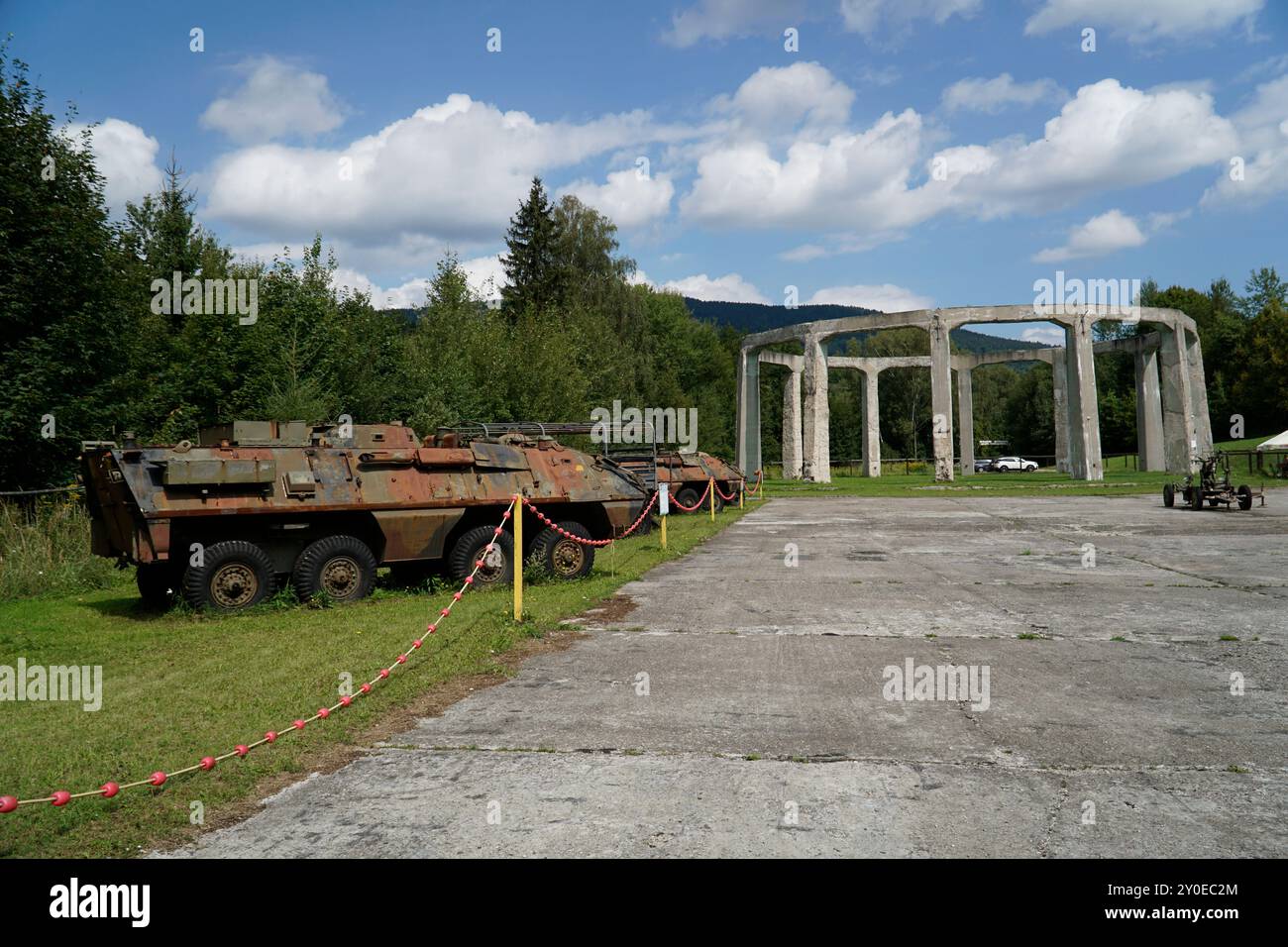 Ludwikowice Klodzkie, Polen - 10. August 2024 - Betonbau von Nazi ...
