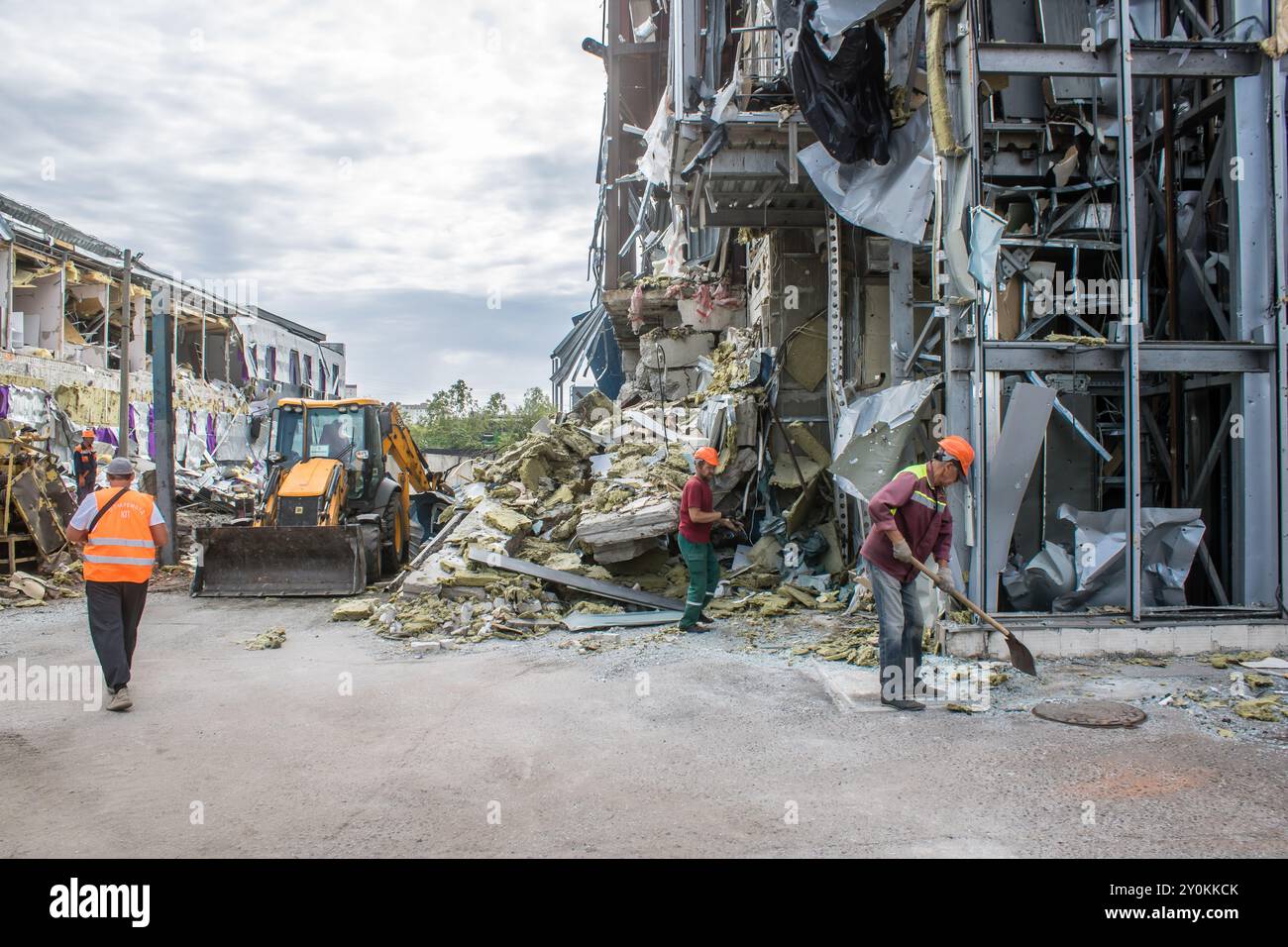 Charkiw, Ukraine, 2. September 2024 nach dem russischen Angriff auf ein ...