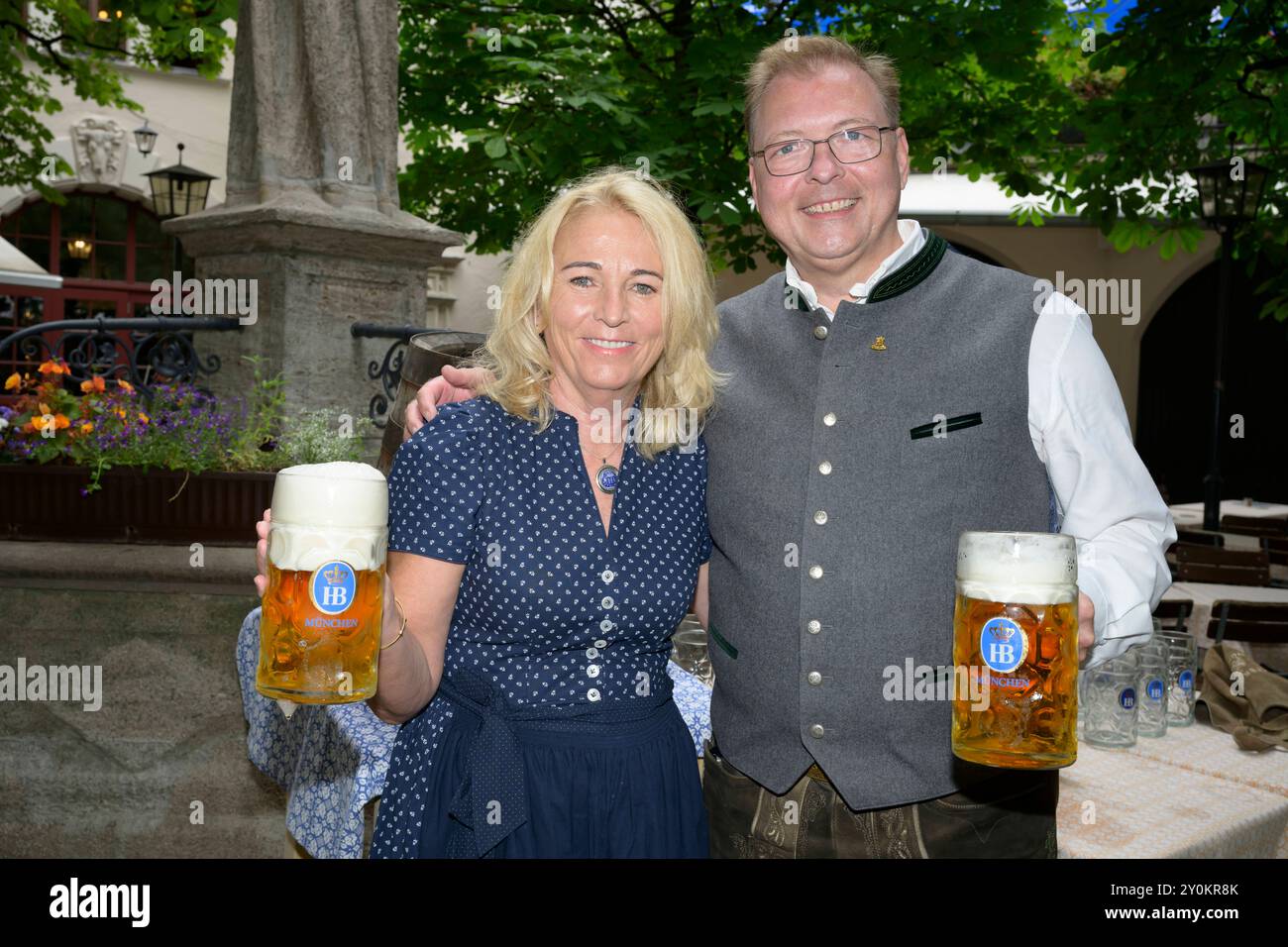 Barbara und Wolfgang Sperger, das Wirte-Ehepaar des Hofbräuhauses, München 2.09.2024 *** Barbara ...