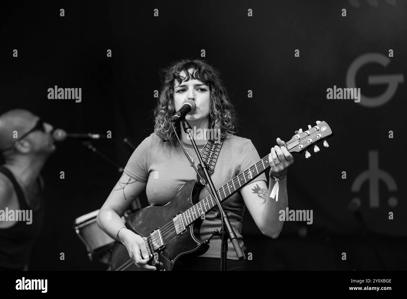 PLANTOID, KONZERT, 2024: Sänger und Gitarrist Chloe Coyne von der Band ...