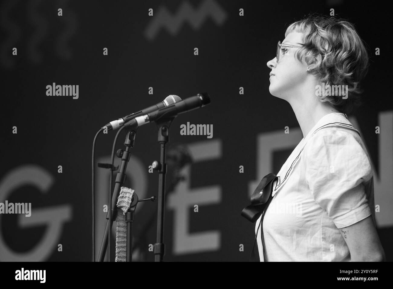 TAPIR!, KONZERT, 2024: Emily Hubbard von der Band Tapir! Spielen Sie ...