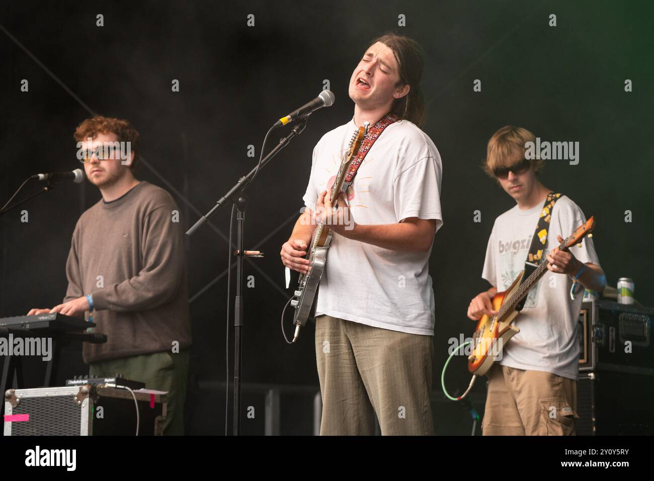 TAPIR!, KONZERT, 2024: Ike Gray von der Band Tapir! Spielen Sie die ...