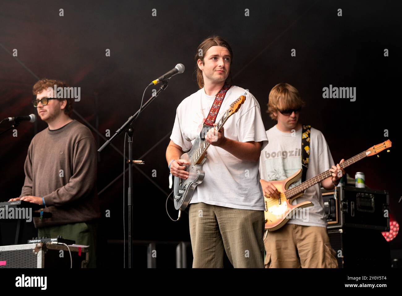TAPIR!, KONZERT, 2024: Ike Gray von der Band Tapir! Spielen Sie die ...