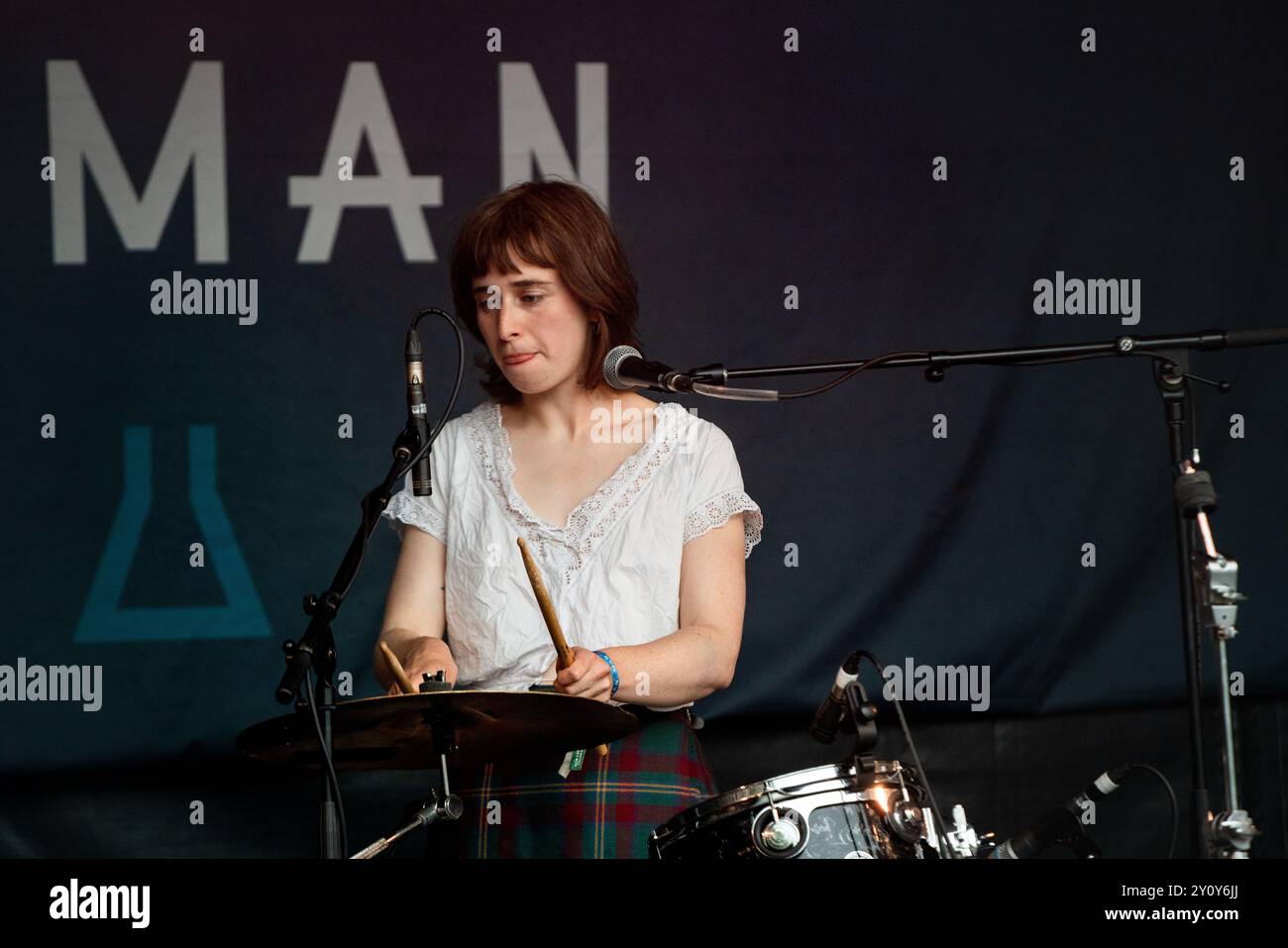 THE NEW EVES, CONCERT, 2024: Ella Russell von der Band The New Eves ...