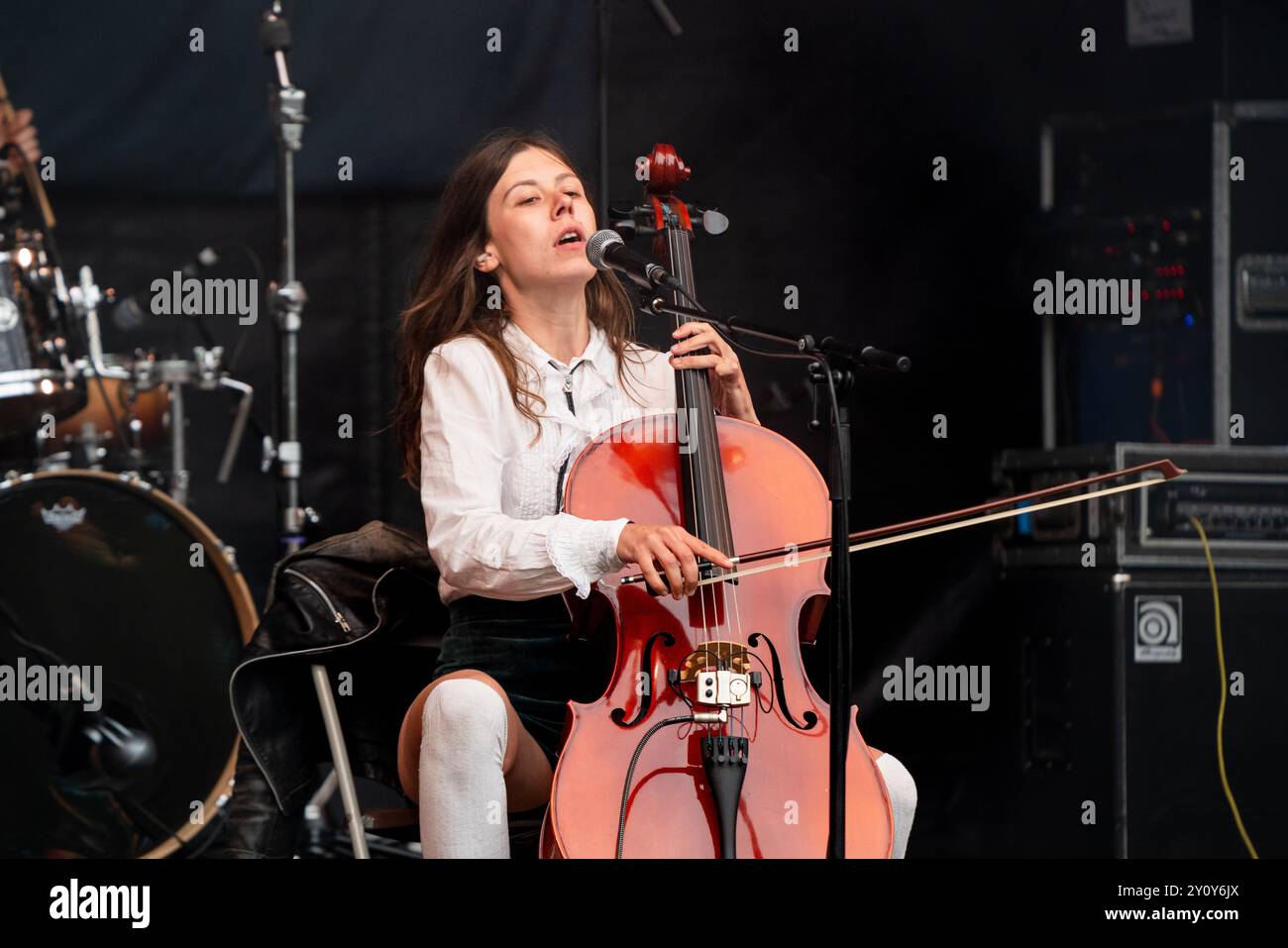 THE NEW EVES, CONCERT, 2024: Nina Winder-Lind von der Band The New Eves ...