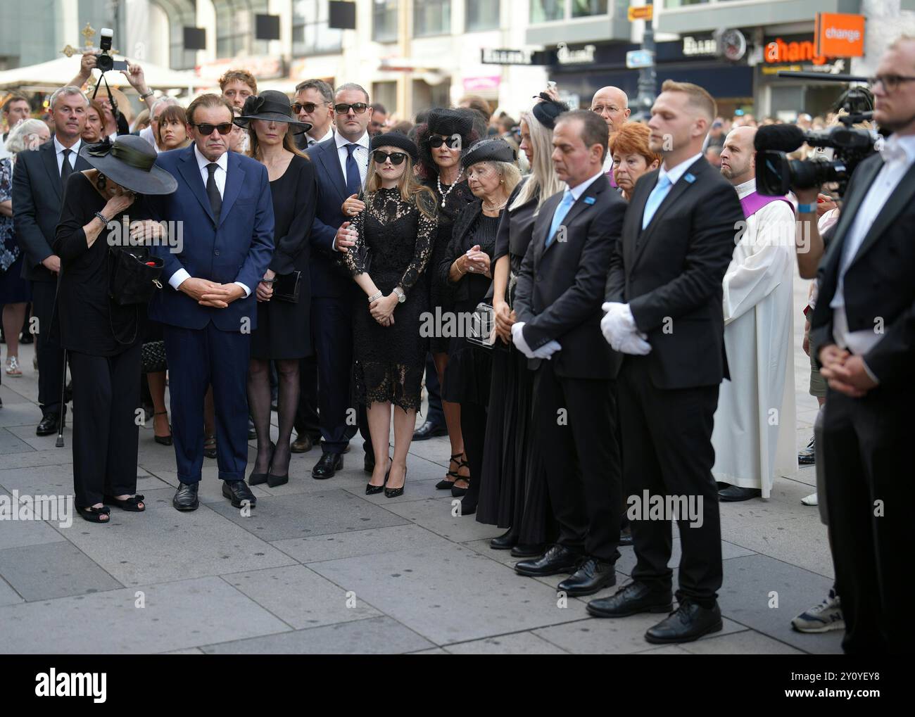 ABD0033 20240831 - Richard Lugner Beerdigung, Abschieds- und ...