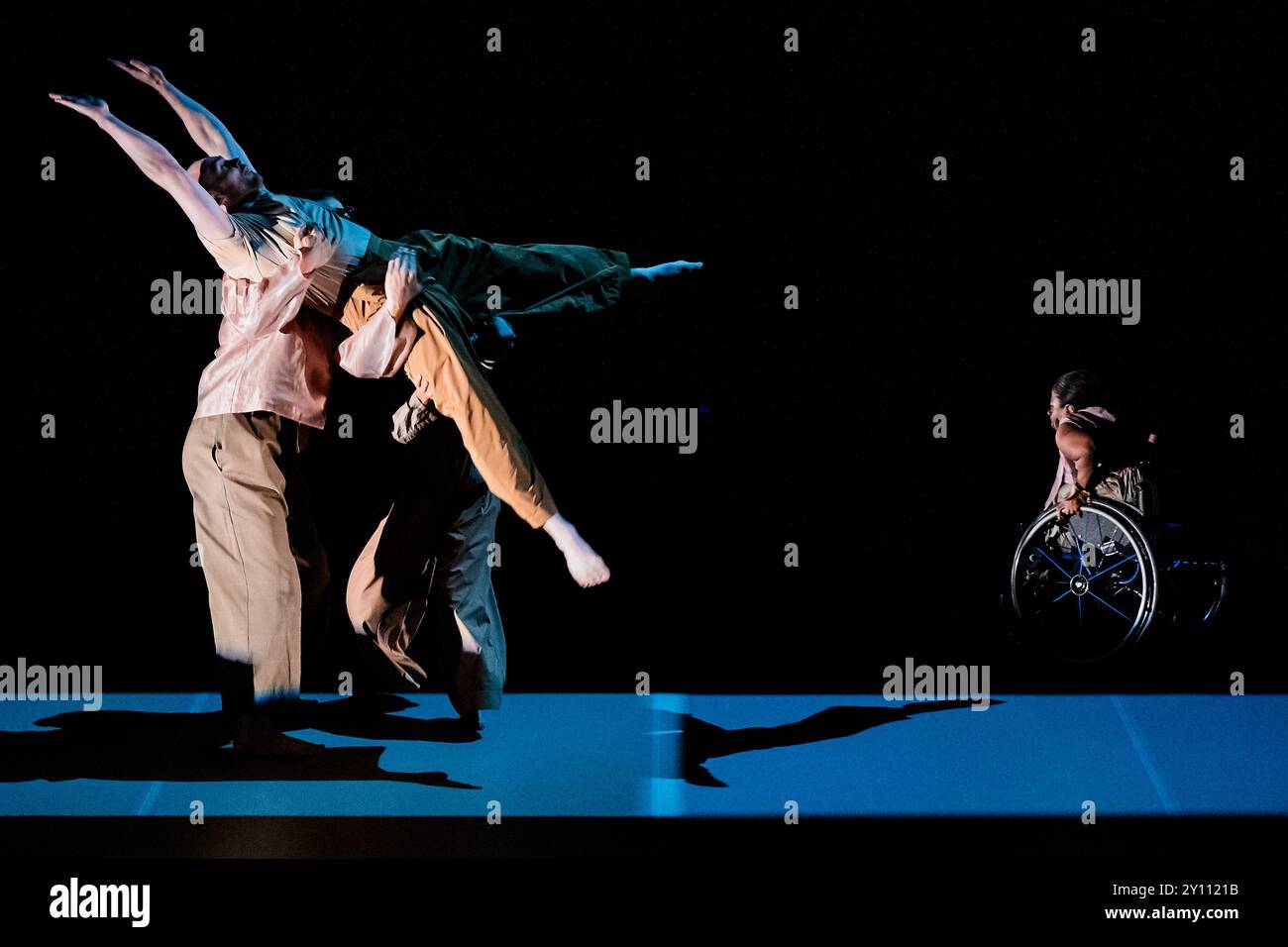 London, Großbritannien. September 2024. Kostümprobe für Living Fiction ...