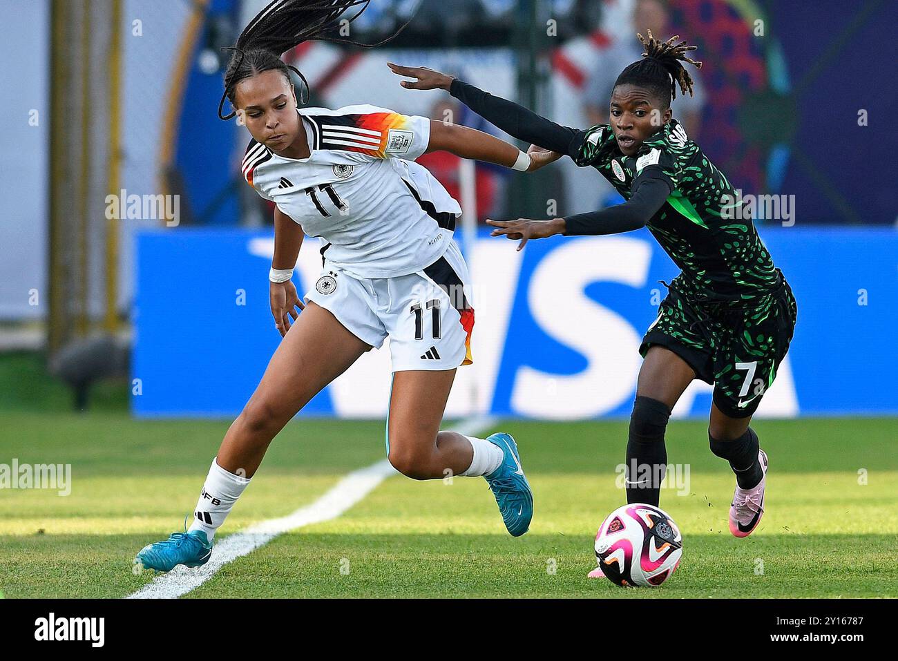 Estadio Metropolitano de Techo Lisa Baum aus Deutschland tritt am ...