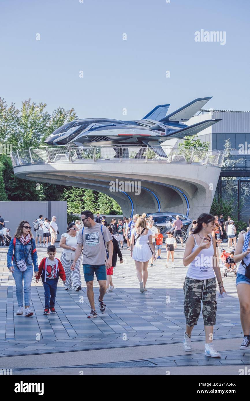 Avengers campus -Fotos und -Bildmaterial in hoher Auflösung – Alamy